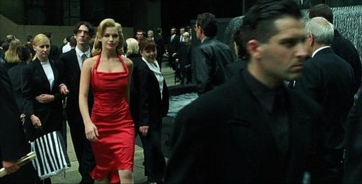"The Matrix". Про женщину в красном и проекции.